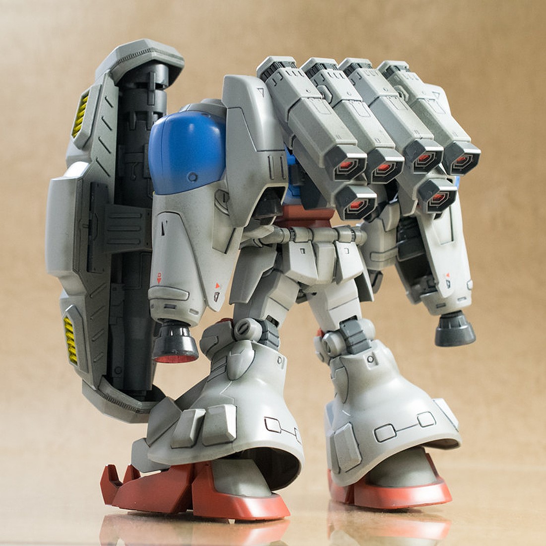 HGUC 1/144 #075 RX-78GP02A MLRS 鋼彈試作二號機 MLRS配備版