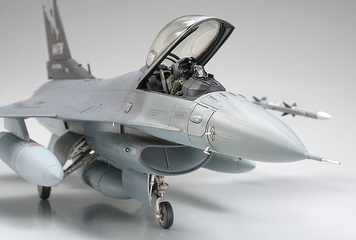 F-16C 戰鬥機 1/48.鋼彈.鋼彈模型.麗王.玩具王國世界.